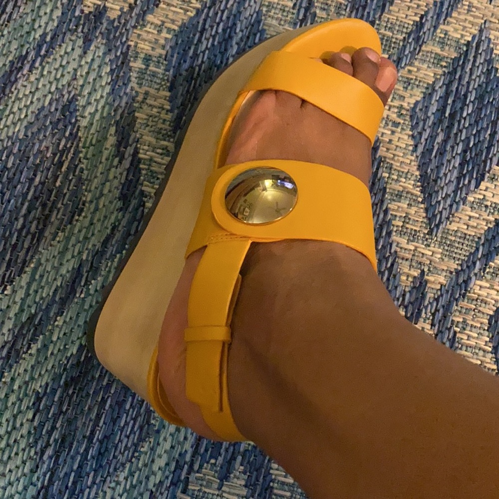Mng Mustard Yellow Flat Form Leather Sandals. - Gem